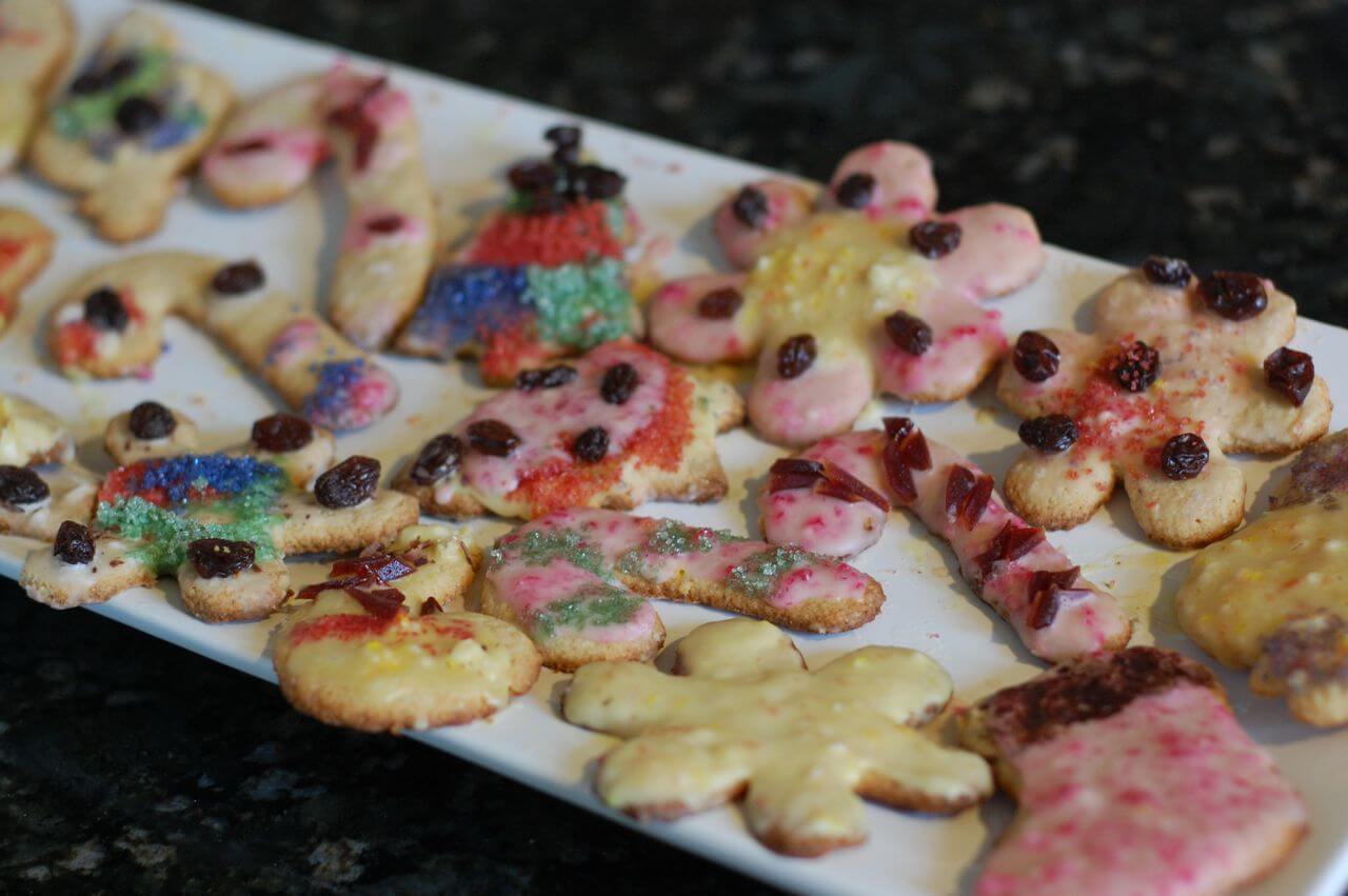 Natural Food Dyes for Holiday Cookies ⋆ 100 Days of Real Food